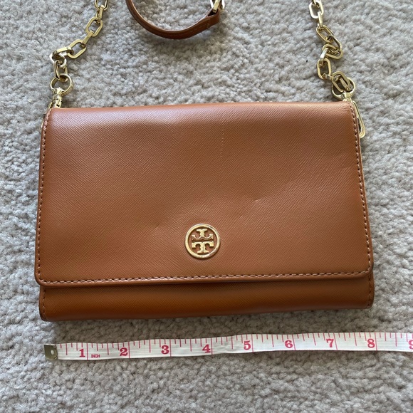 Tory Burch | Bags | Tory Burch Chain Wallet Crossbody In Rare Tan Blue ...